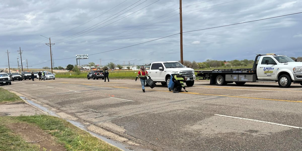 1 dead after crash on South Bell, road reopened 1 dead after crash on South Bell, road reopened
